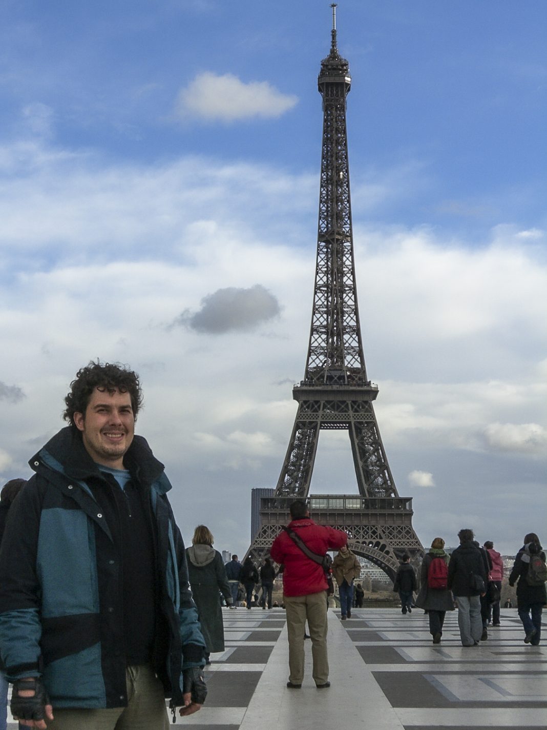 Dia da Torre Eiffel: Onde o Ferro Toca o Céu e o Coração - Febtur